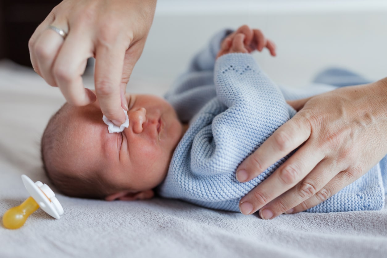 How to Get Rid of Phlegm in Babies? Clearing Mucus in Babies